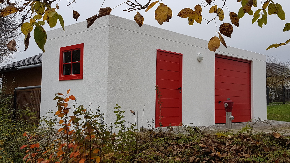 BETON-Fertiggarage (Feuerwehr-Ausführung) mit Tor in Seitenwand - BRANDL