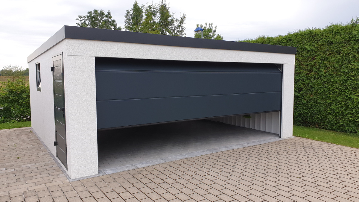 Doppel-Garage (Großraumgarage) aus Stahl mit Sektionaltor – News BRANDL